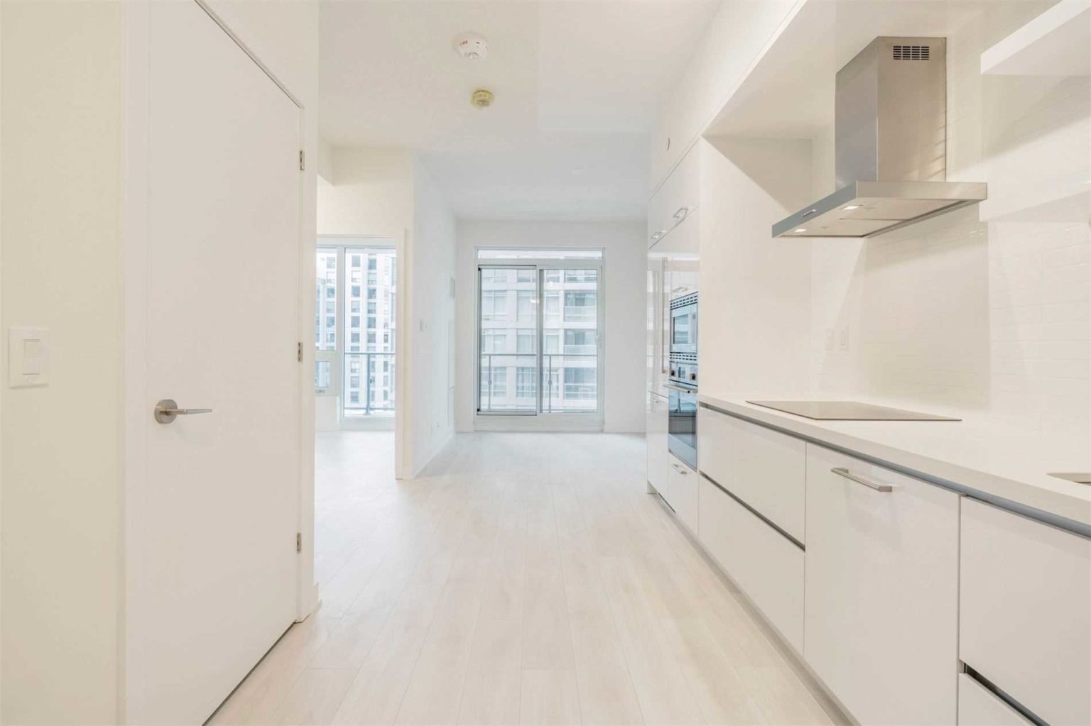 605-221 Yonge St. | For Rent | Fox Marin